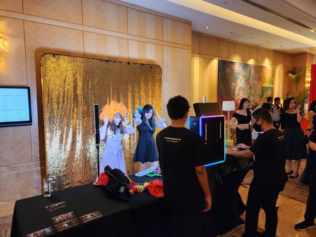 Neon Booth - PopTheBox